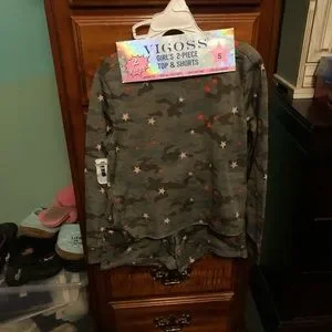Vigoss | Matching Sets | Nwt Vigoss Evergreen Camo Stars Sweatshirt Set ...